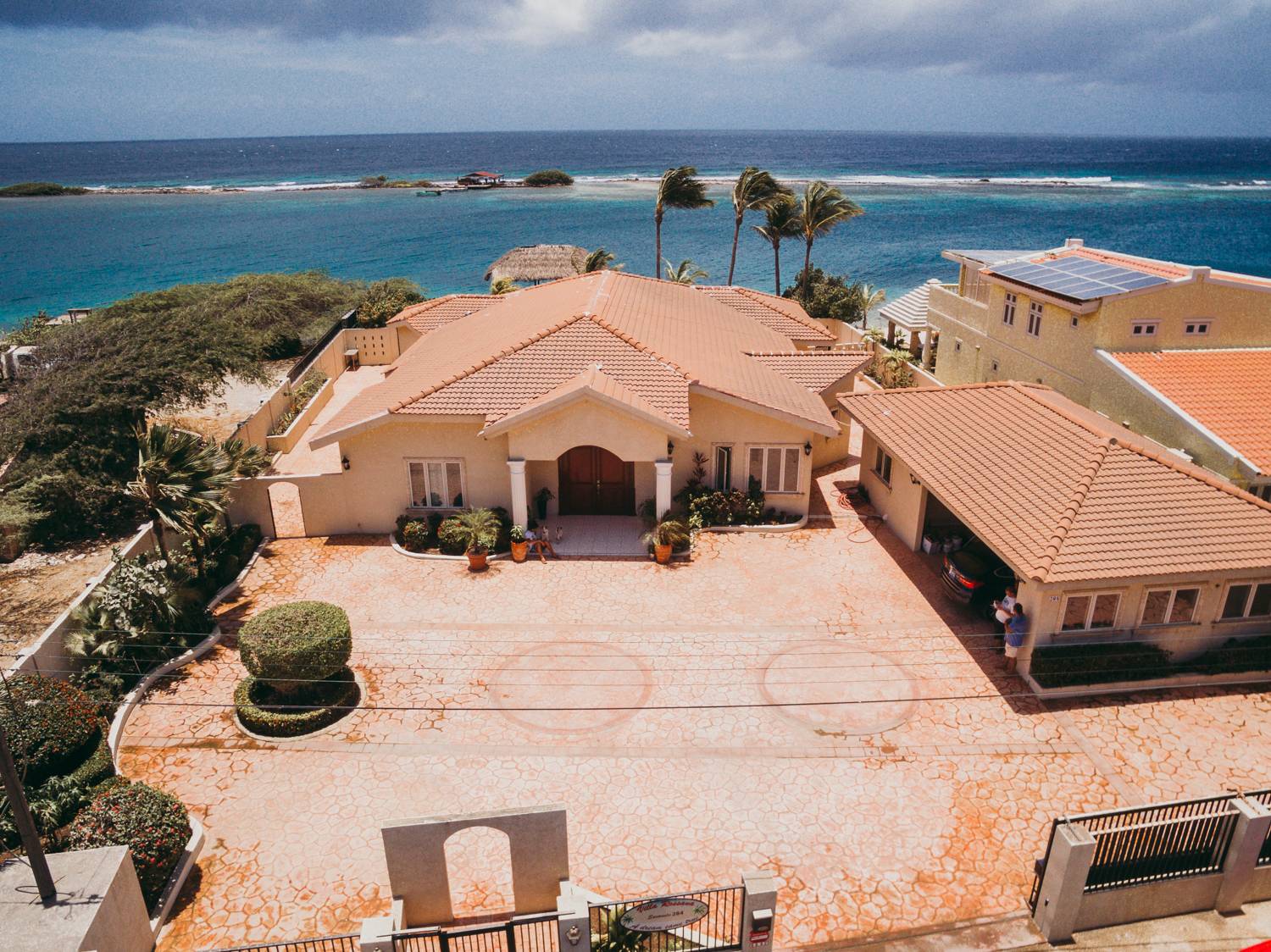 Luxurious Aruba Mansions for Rent with 6 Bedrooms | Casiola Aruba