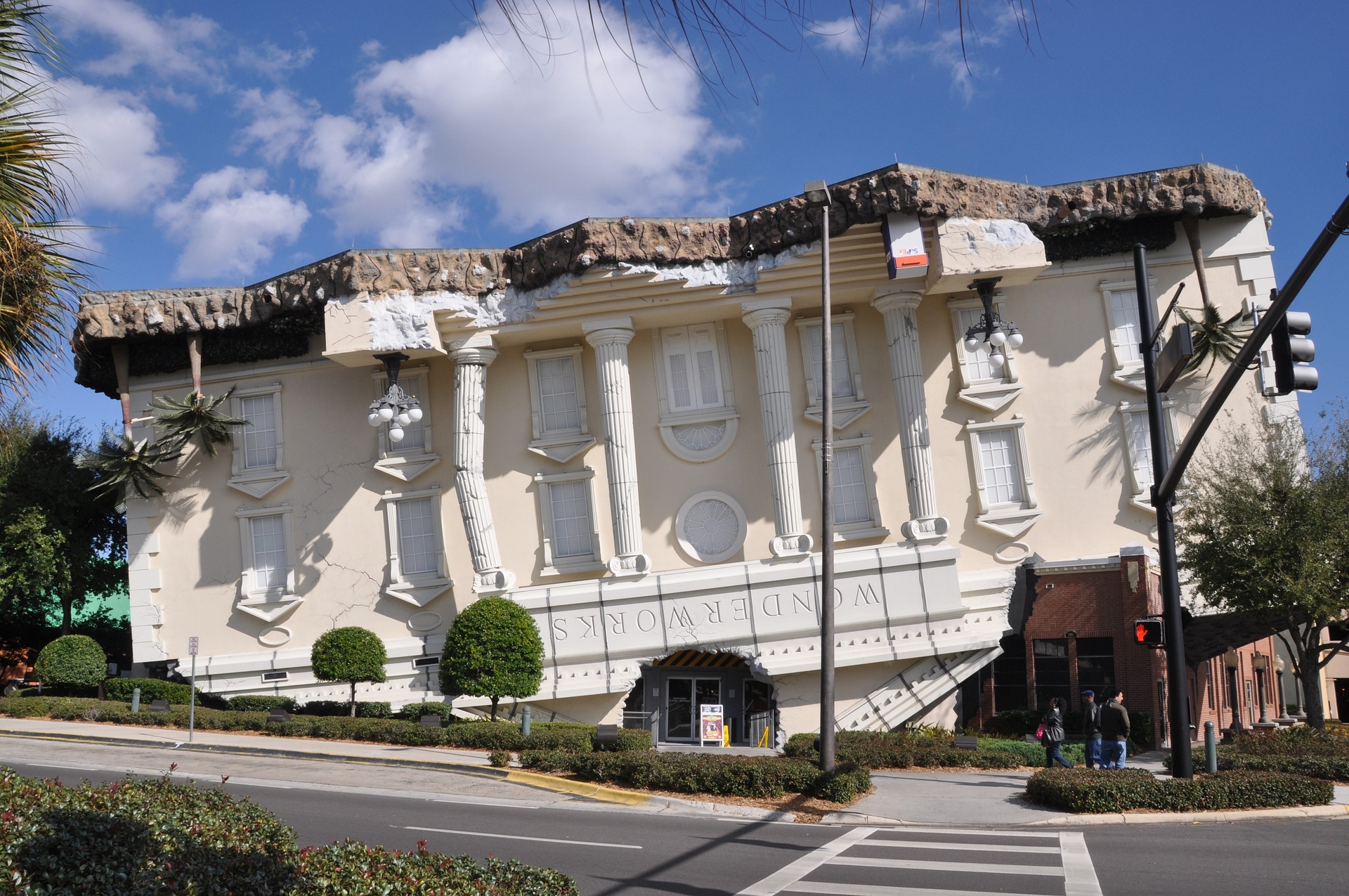 Visit the WonderWorks Orlando | Upside Down Museum in Orlando | Casiola ...