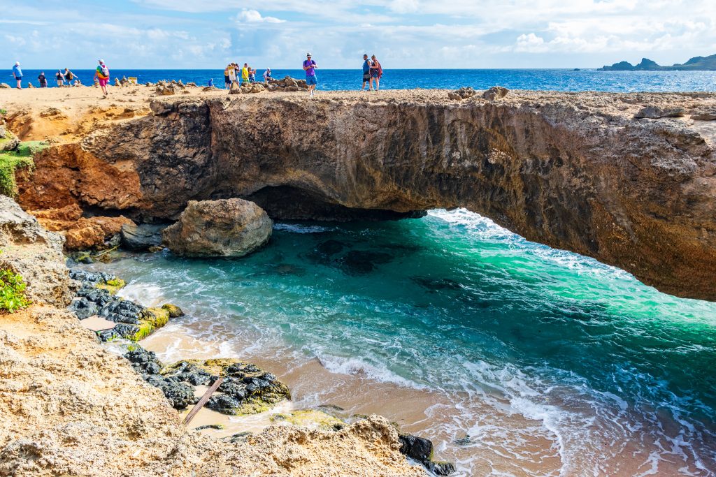 Check Out the Natural Bridge Aruba Destination | Casiola